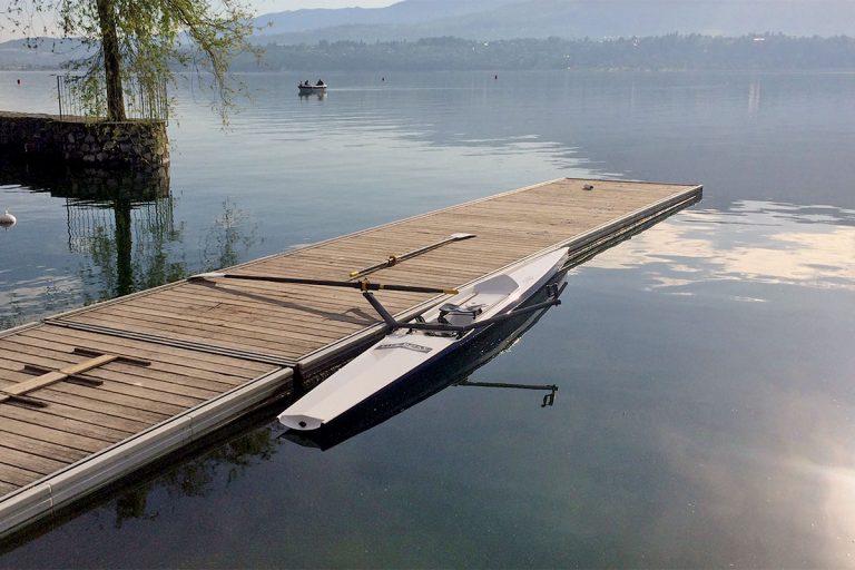 What is the best training single scull for rivers and lakes?